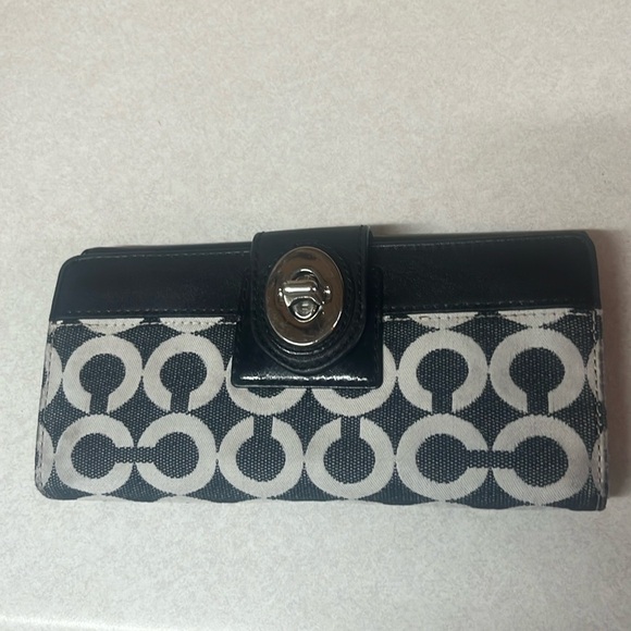 Coach | Bags | Coach Op Art Black White Turnlock Envelope Wallet Euc ...